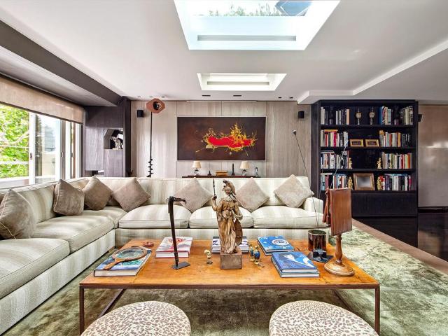 Cornwall Gardens, South Kensington. 3 bed flat to rent £14,083 pcm £3,250 pw