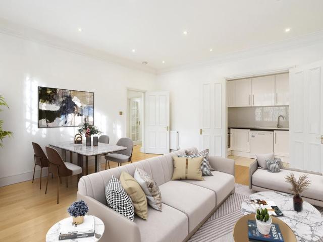 Cornwall Gardens, South Kensington. 3 bed flat to rent £7,250 pcm £1,673 pw