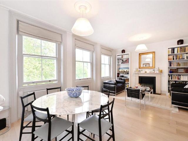 Cornwall Gardens, South Kensington. 2 bed flat to rent £3,650 pcm £842 pw