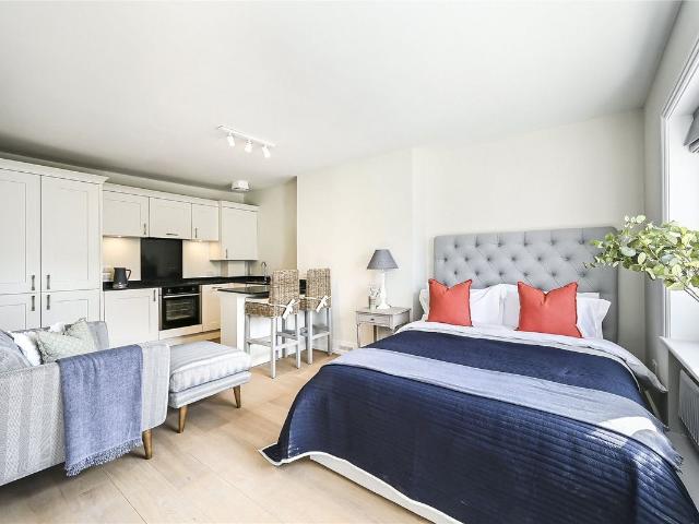 Cornwall Gardens, South Kensington, London SW7, Studio to rent, £1,928 pcm | PrimeLocation