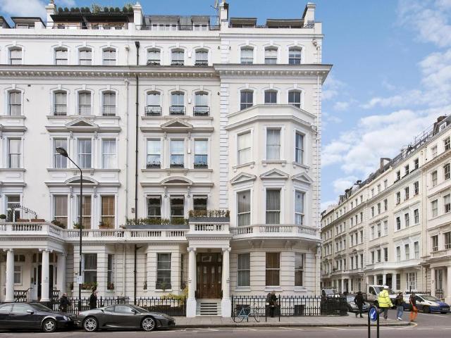 Cornwall Gardens, UK, SW7 2 bed flat to rent £9,100 pcm £2,100 pw