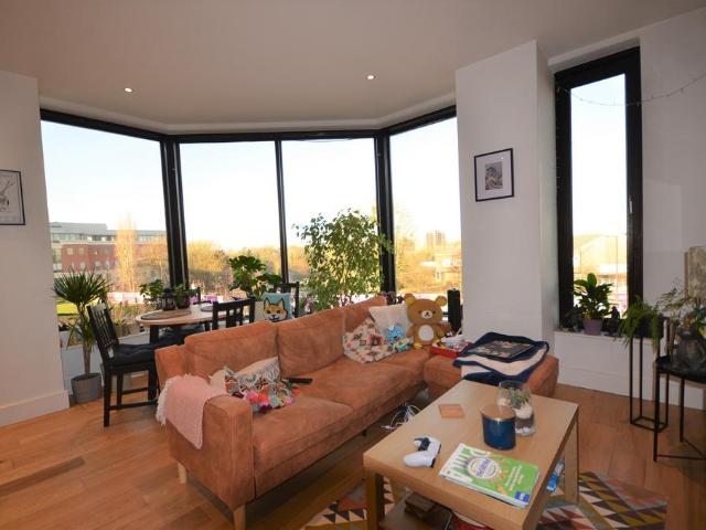 Cornwall House, 55 57 High Street. 1 bed flat to rent £1,150 pcm £265 pw