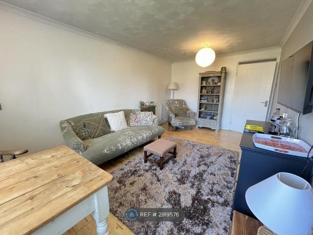 Cornwall Road, Felixstowe IP11, 1 bed flat to rent, £795 pcm | PrimeLocation