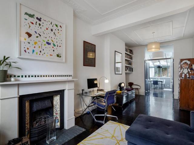 Cornwallis Road, Holloway, London 3 bed terraced house to rent £4,000 pcm £923 pw