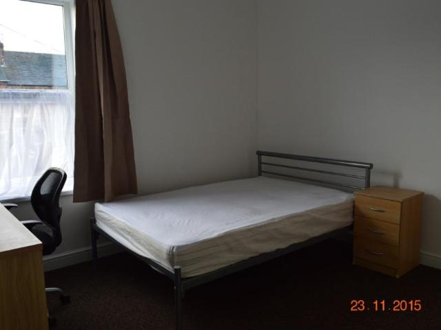 Cornwallis Street, Stoke On Trent ST4 3 bed terraced house to rent £1,312 pcm £303 pw