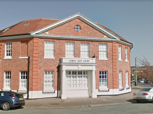 Coronation Court, Green Road. 2 bed maisonette to rent £1,150 pcm £265 pw