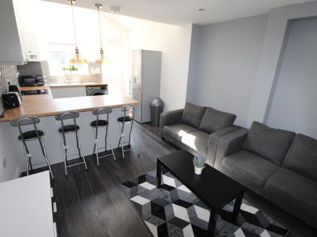 Coronation Road, Coventry, CV1 5BX