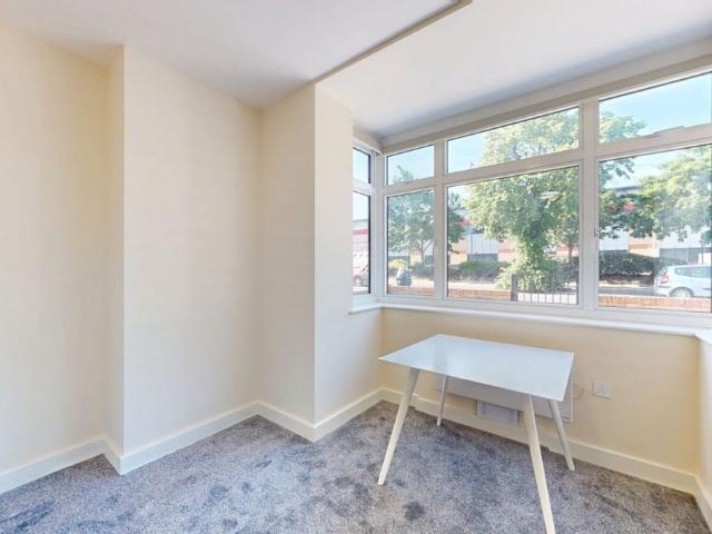 Coronation Road, Ealing NW10, 1 bed flat to rent, £1,400 pcm | PrimeLocation