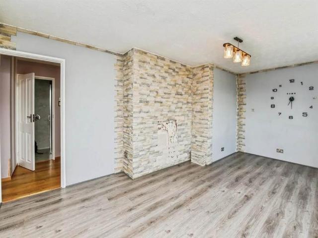 Coronation Road, Frome, Somerset 2 bed flat to rent £1,150 pcm £265 pw