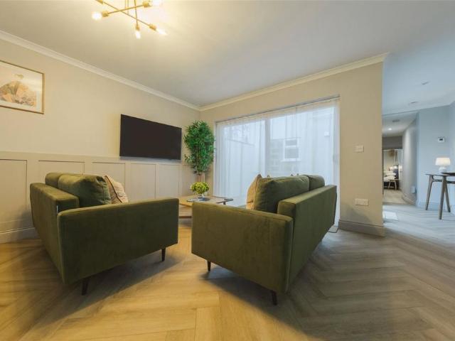 Coronation Road, Southville, Bristol. 2 bed apartment to rent £1,600 pcm £369 pw