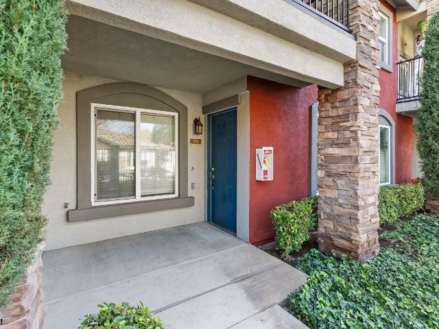 Corona Pointe Townhomes 2 Bedroom Apartment for Rent at 3957 Pierce St, Riverside, CA 92505 La Sierra