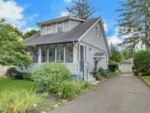 Corona Pl, Ridgewood Village, Home For Sale