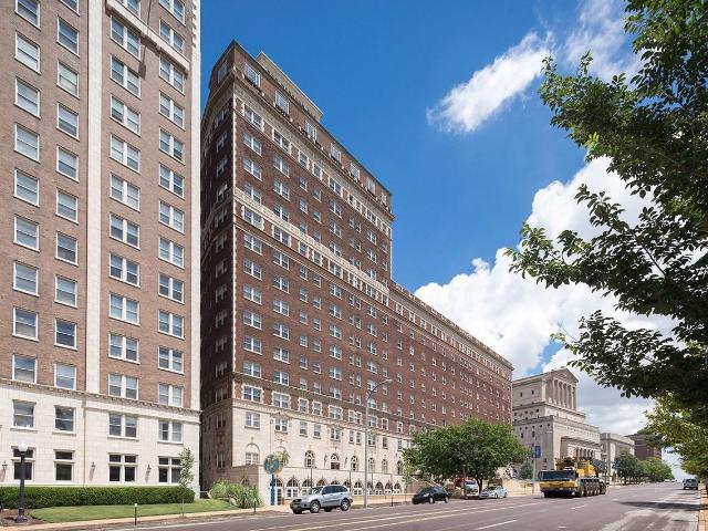 Coronado Lindell East 1 Bedroom Apartment for Rent at 3733 Lindell Blvd, St. Louis, MO 63108 Grand Center