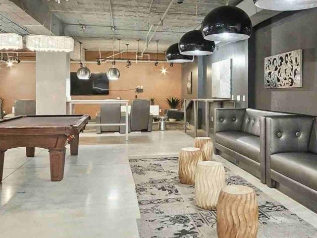 Coronado Lindell East 1 Bedroom Apartment for Rent at 3733 Lindell Blvd, St. Louis, MO 63108 Grand Center