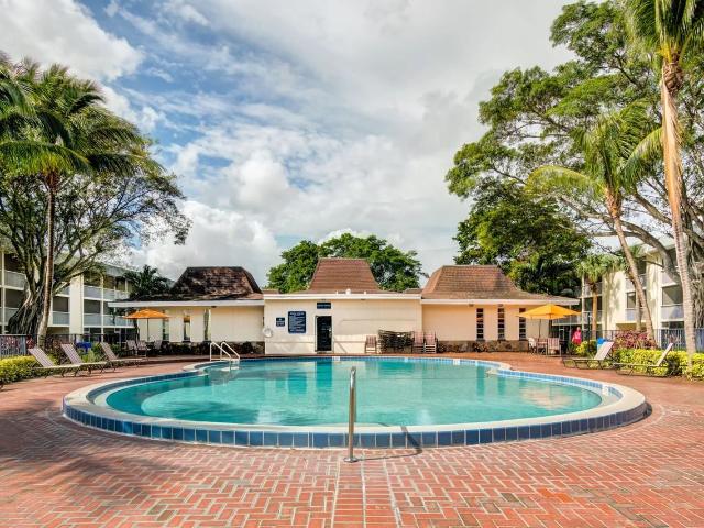 Coronado Springs 1 Bedroom Apartment for Rent at 555 Kirk Rd, Palm Springs, FL 33406