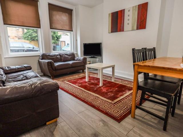 Corporation Road, Bournemouth BH1, 4 bed property to rent, £2,000 pcm | PrimeLocation