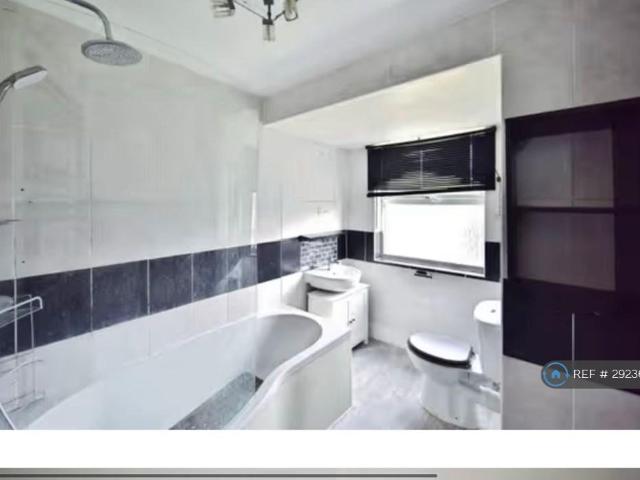 Corporation Road, Gillingham, ME7 3 bed terraced house to rent £1,850 pcm £427 pw