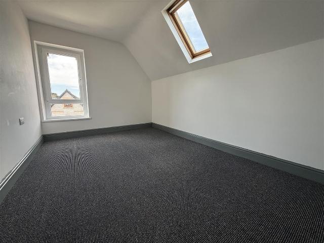 Corporation Road, Grangetown, Cardiff CF11, 2 bed flat to rent, £1,050 pcm | PrimeLocation
