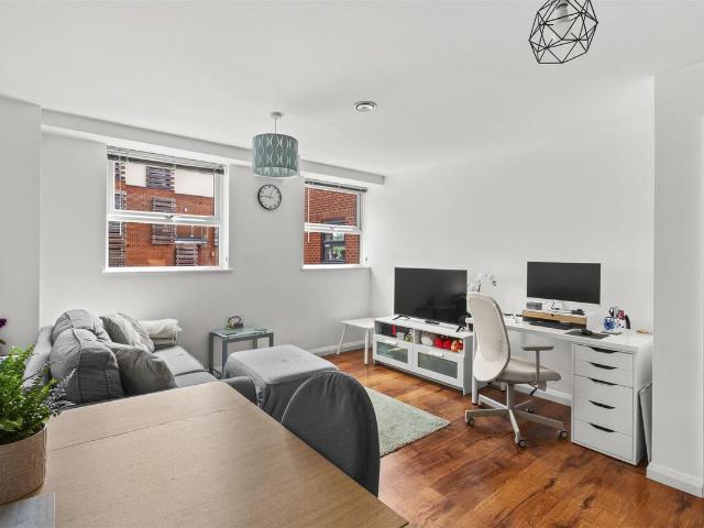 Corporation Street, High Wycombe HP13, 1 bed flat to rent, £1,300 pcm | PrimeLocation