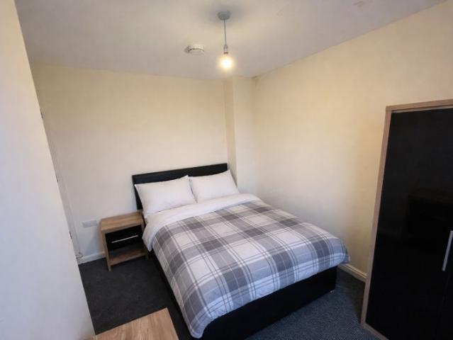 Corporation Street, Mansfield NG18, Room to rent, £412 pcm | PrimeLocation