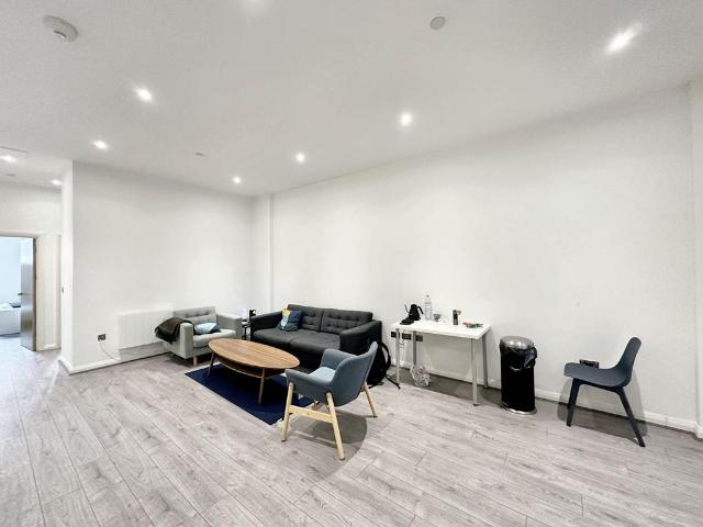 Corporation Street, The Co Operative. 2 bed apartment to rent £1,450 pcm £335 pw