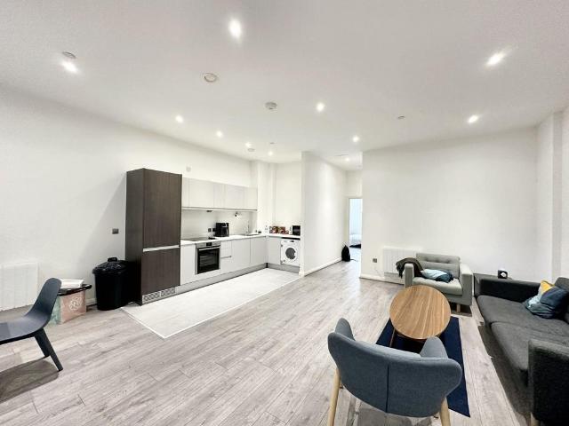 Corporation Street, The Co Operative. 2 bed apartment to rent £1,450 pcm £335 pw