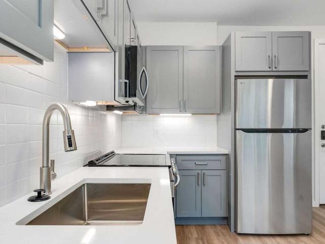 Correo Place Studio Apartment for Rent at 2220 Mail Ave, Dallas, TX 75235 Lovefield West