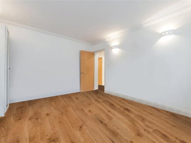 Corringham Court, Corringham Road NW11, 3 bed flat to rent, £3,100 pcm | PrimeLocation