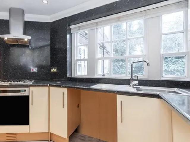 Corringham Court, London, NW11 7BY, United Kingdom | 3 bed apartment for rent #4565461 | Rentberry