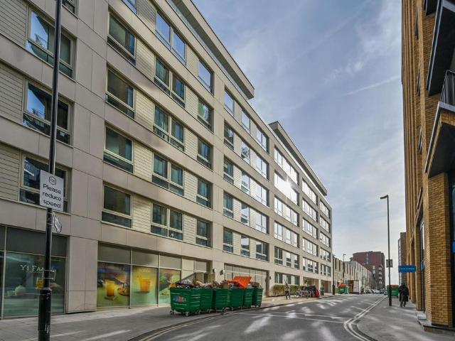 Corsair House, Royal Docks, London, E16 2 bed flat to rent £2,500 pcm £577 pw