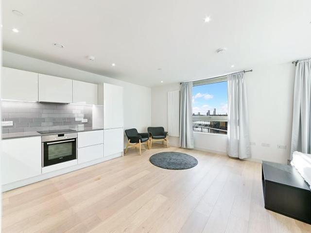 Corsair House, Starboard Way, London E16 Studio to rent, £1,750 pcm | PrimeLocation