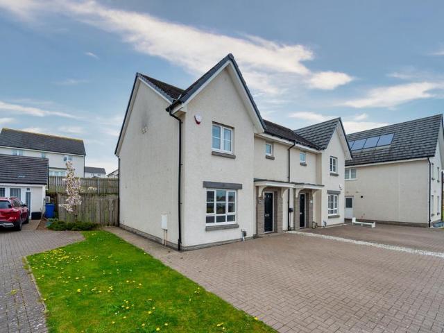 Corsehill Crescent, Hamilton, South. 3 bed semi detached house to rent £1,395 pcm £322 pw