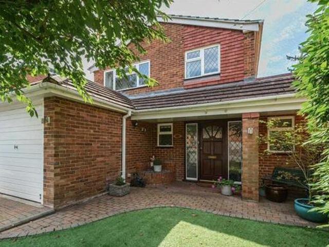 Corsham Way, Crowthorne, 3 Bedroom Detached