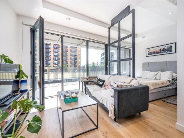 Corson House, 157 City Island Way, London, Greater London E14, Studio to rent, £1,950 pcm | PrimeLocation