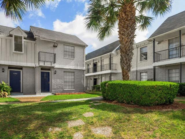 Costa Verde 2 Bedroom Apartment for Rent at 7000 Fonvilla St, Houston, TX 77074 Sharpstown