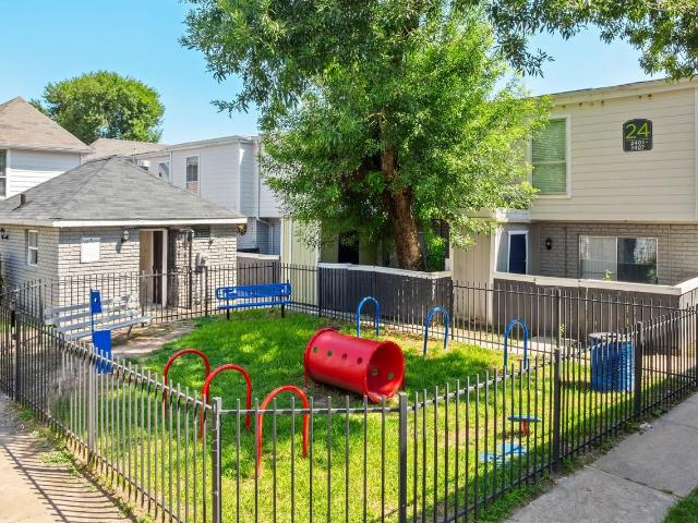 Costa Verde 2 Bedroom Apartment for Rent at 7000 Fonvilla St, Houston, TX 77074 Sharpstown