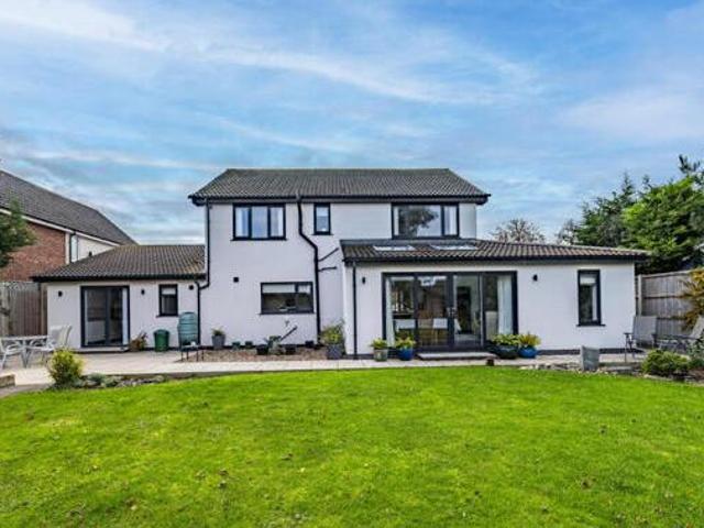 Costa Row, Long Bennington, 5 Bedroom Detached