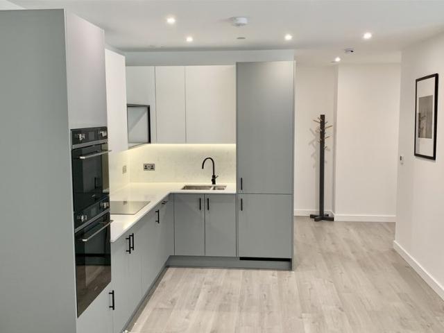Coster Avenue, London