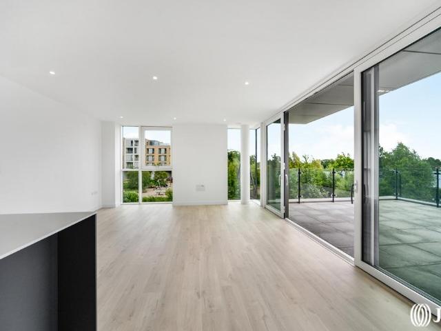 Coster Avenue London N4 2 bed apartment to rent £2,900 pcm £669 pw