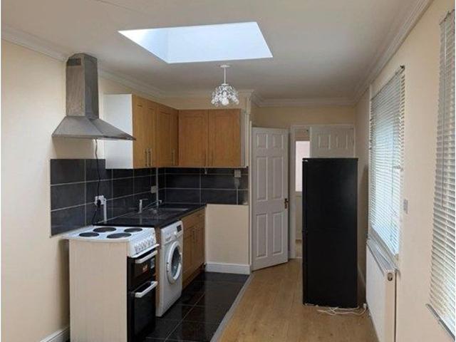 Costons Avenue, Greenford UB6, Studio to rent, £1,250 pcm | PrimeLocation