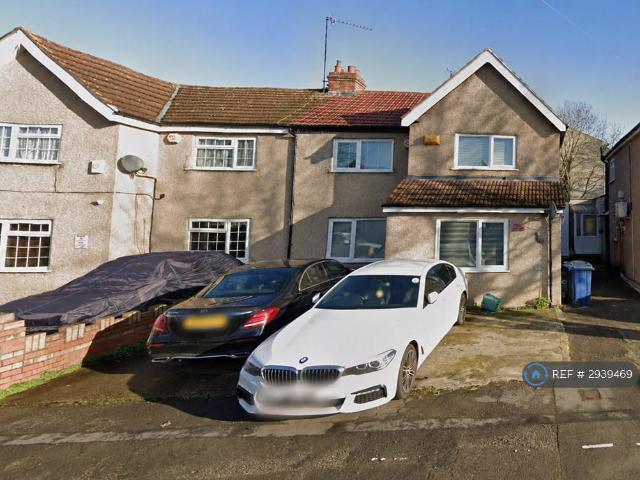 Costons Avenue, Greenford, UB6 5 bed semi detached house to rent £3,467 pcm £800 pw