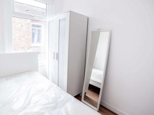 Cosy bedroom in Noel Park Has a Room