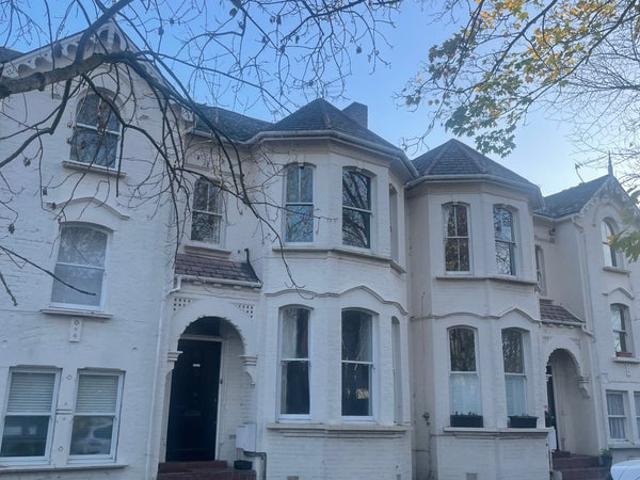Cosy Blackheath/Kidbrooke Cottage flat