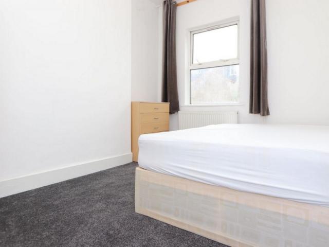 Cosy double bedroom near the College of North West London Has a Room