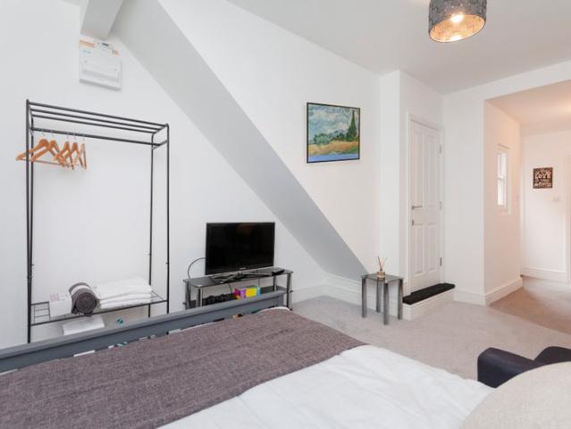 Cosy part furnished apartment