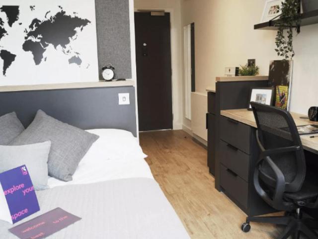 Cosy studio close to Lewisham Shopping Centre Has an Apartment