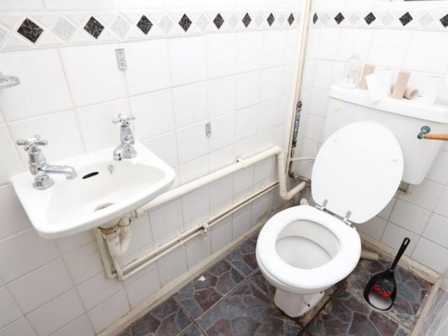 Cosy single bedroom next to Hermit Park Has a Room