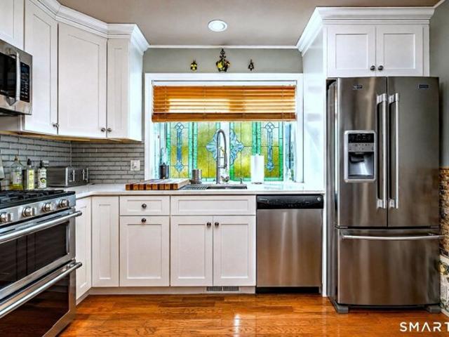 Cosey Beach Ave Apt,east Haven, Home For Sale