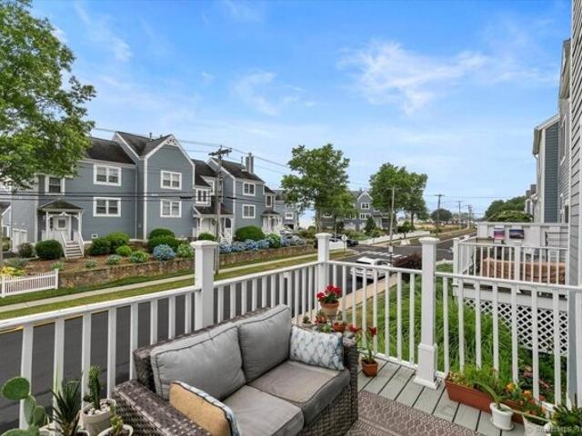 Cosey Beach Avenue Ext Apt,east Haven, Home For Sale