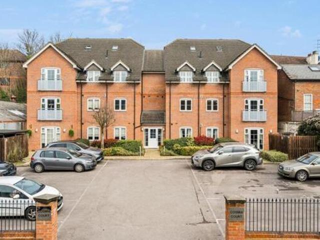 Cosmia Court, Vale Road, 2 Bedroom Flat